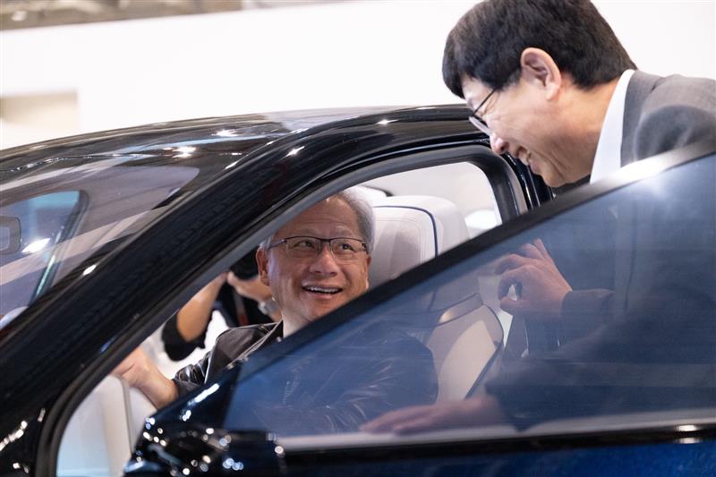 Foxconn partners NVIDIA to accelerate AI industrial revolution ...